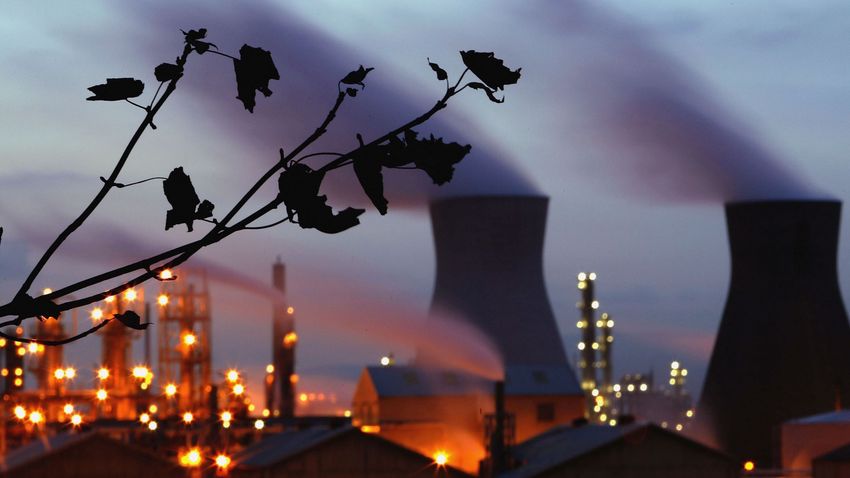 Lángol a BP finomítója Ohióban