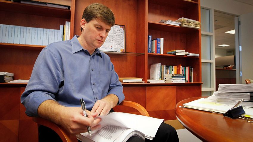 Michael Burry veszi a börtönrészvényeket