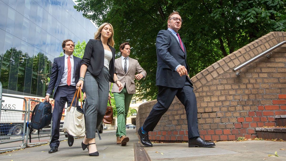 Felmentették Kevin Spacey-t a szexuális zaklatási vádak alól ...