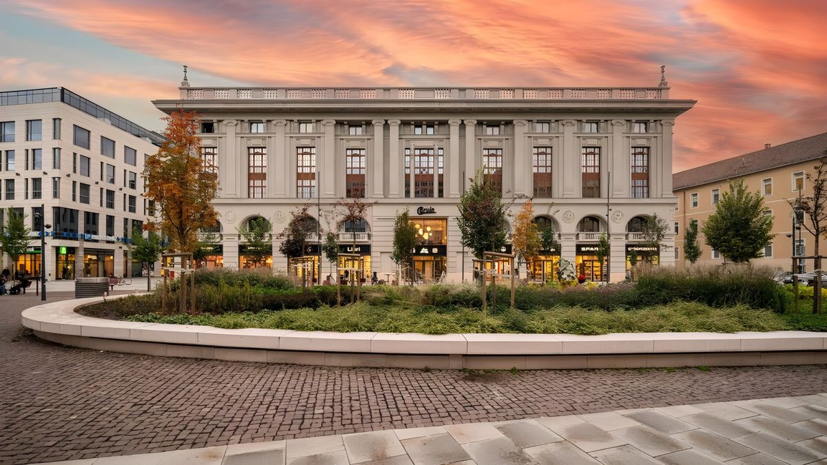 Megvan a Blaha Lujza tér új lakója: Ruby Hotel nyílik az egykori Corvin ...